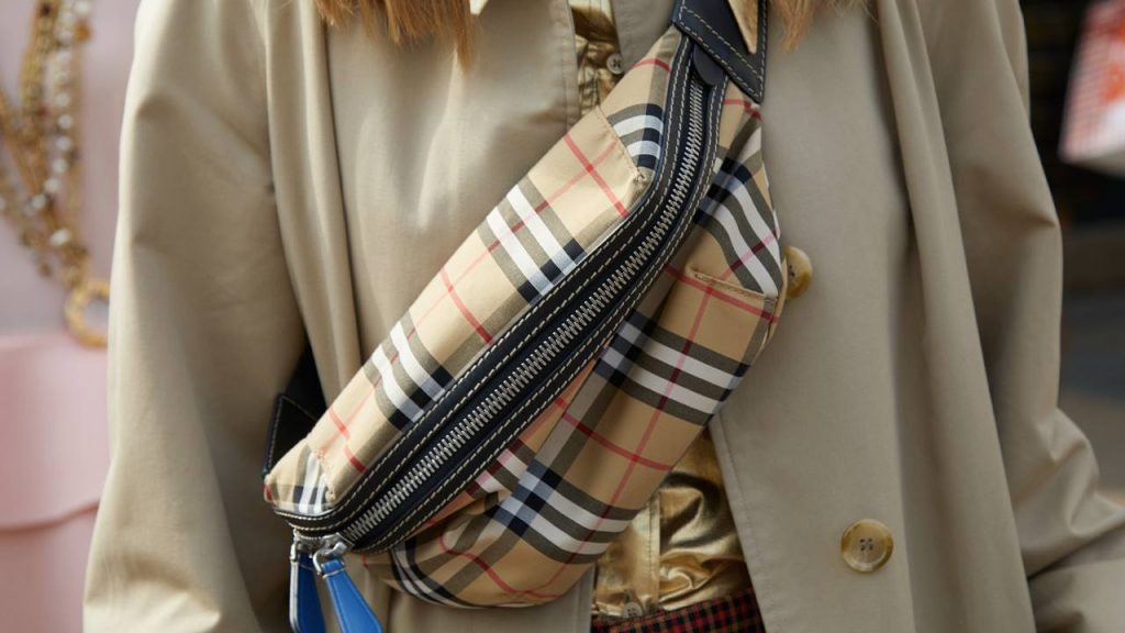 Burberry lança nova identidade visual - Etiqueta Unica