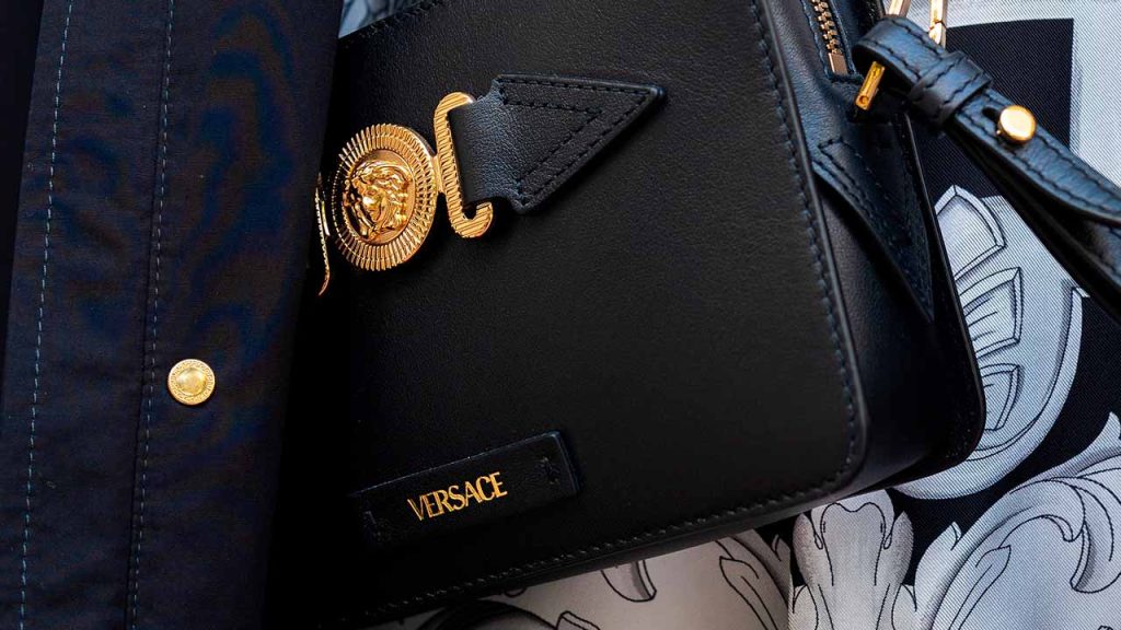 O Significado de Versace: Um Ícone de Extravagância e Luxo! - Etiqueta ...